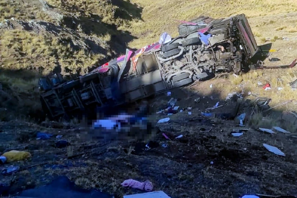 Bus carrying Peru high schoolers falls off cliff, kills 11
