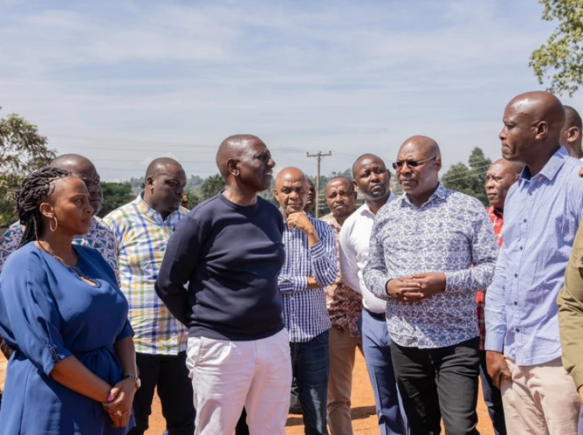 Ruto puts all contractors handling gov't projects on notice
